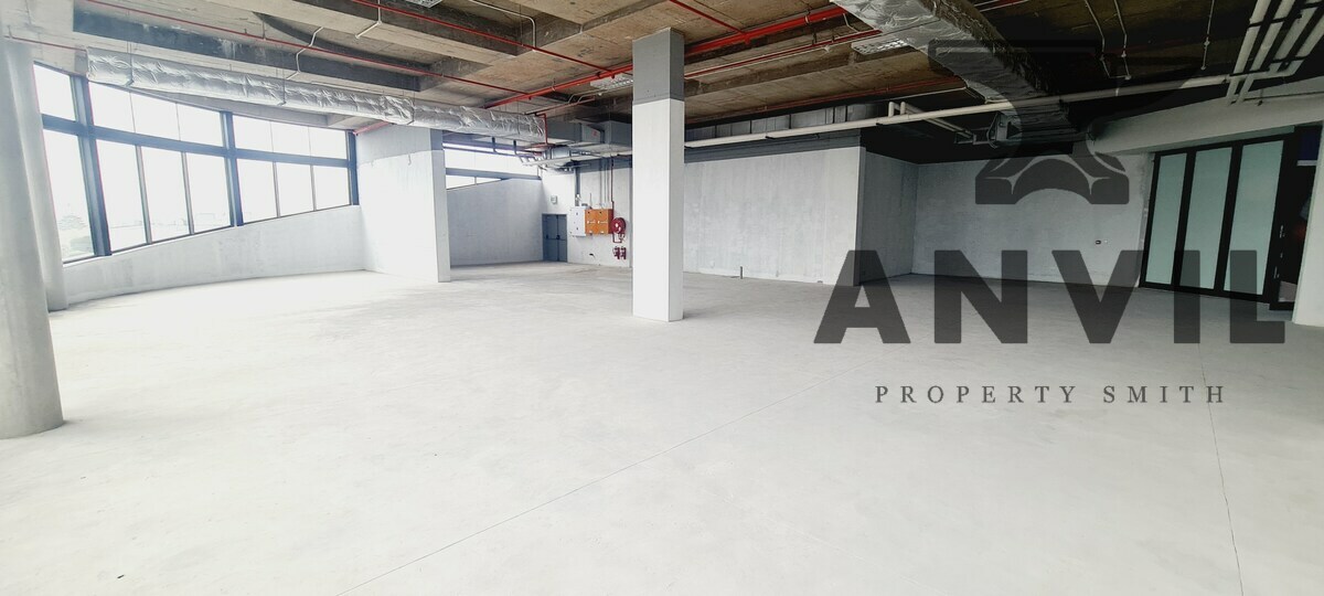 Spacious Retail Unit to Let in Milnerton