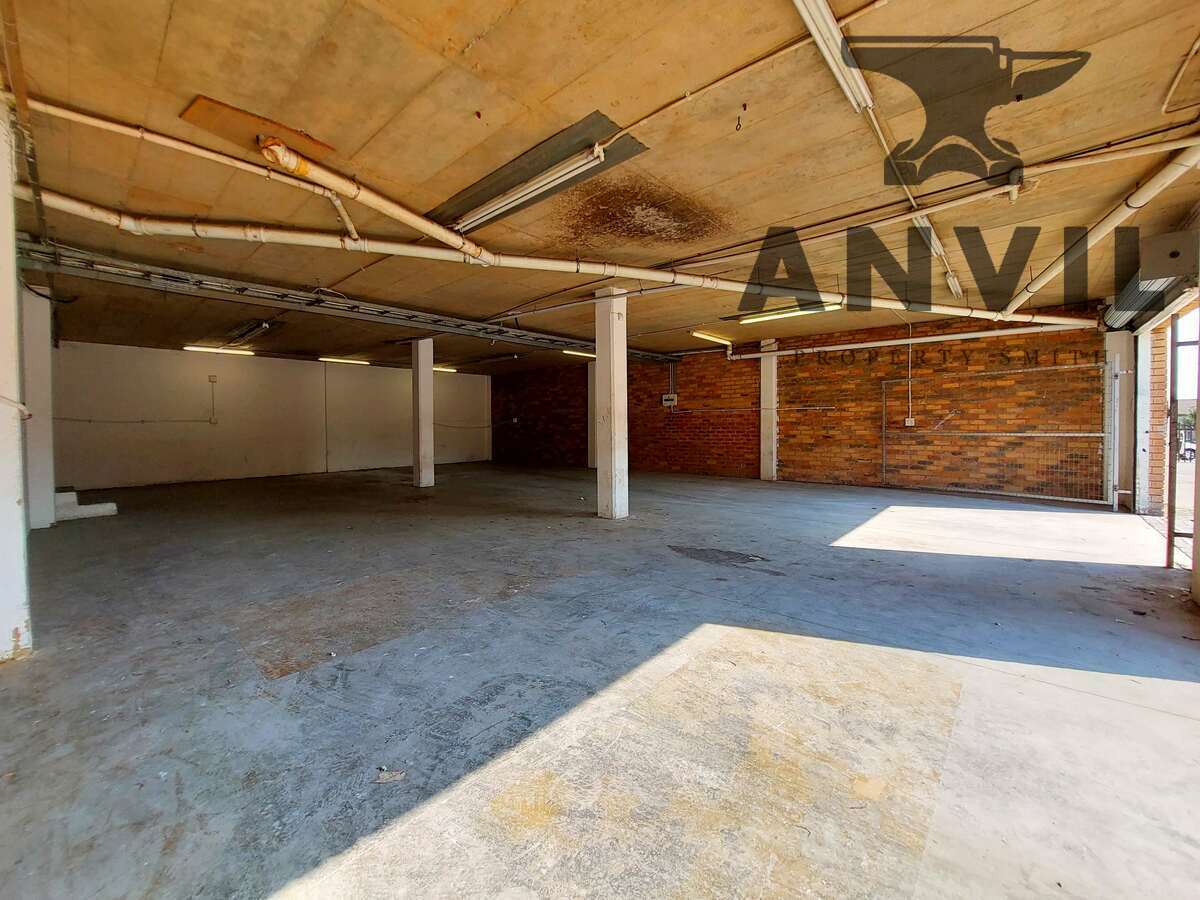 Warehouse Space To Let — Store Unit 3-4, Ruimsig Centre