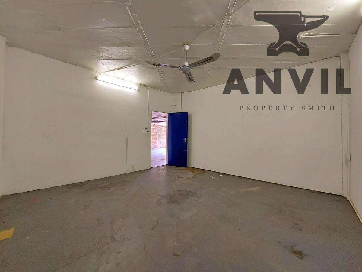 Warehouse Space To Let — Store Unit 3-4, Ruimsig Centre