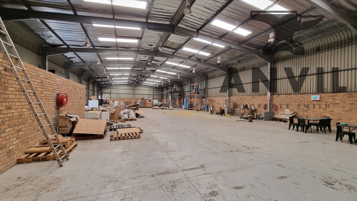 A neat functional warehouse to let Spartan, Kempton Park