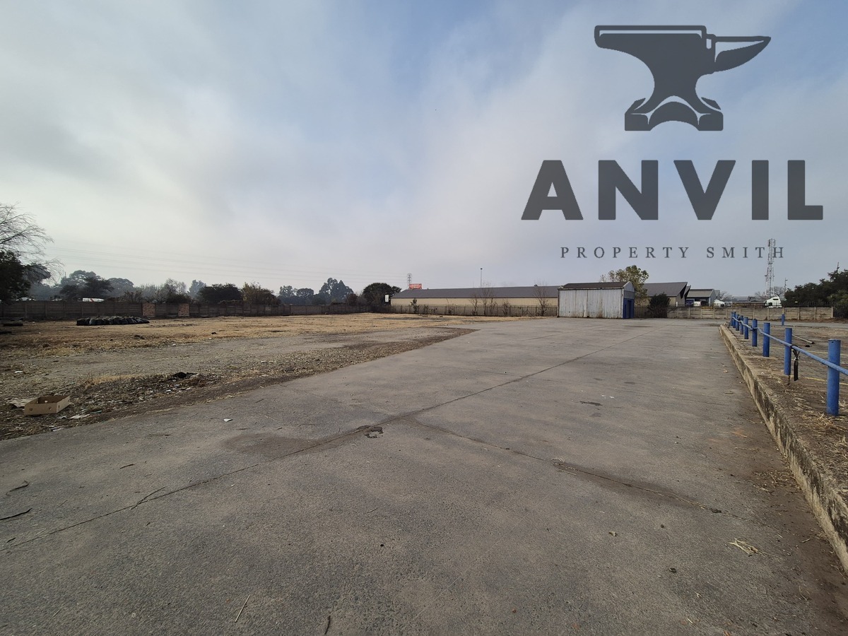 Warehouse Space To Let — 4834sqm Warehouse available in Alrode