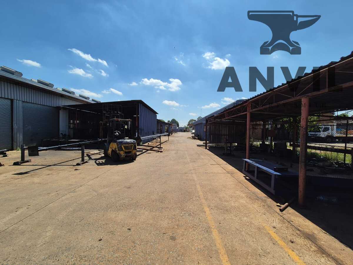 Warehouse Space To Let — 2100sqm warehouse available in Alrode