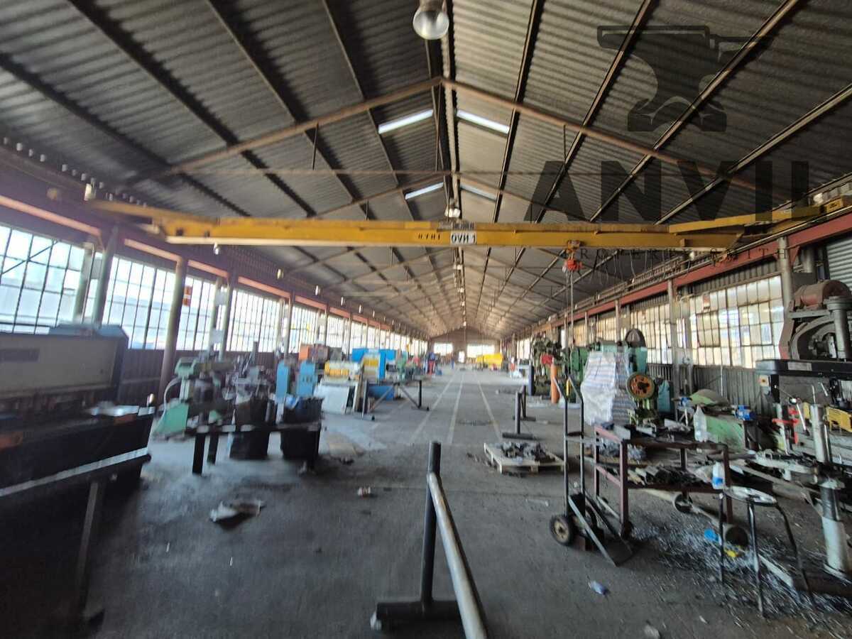 Warehouse Space To Let — 2100sqm warehouse available in Alrode