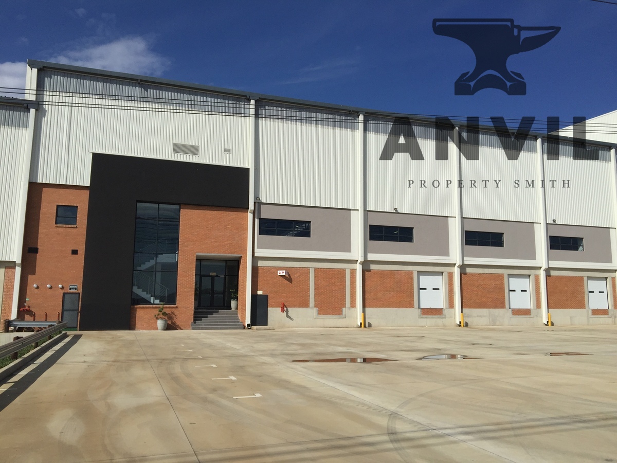 Large logistics warehouse to let in Linbro Park- Sandton