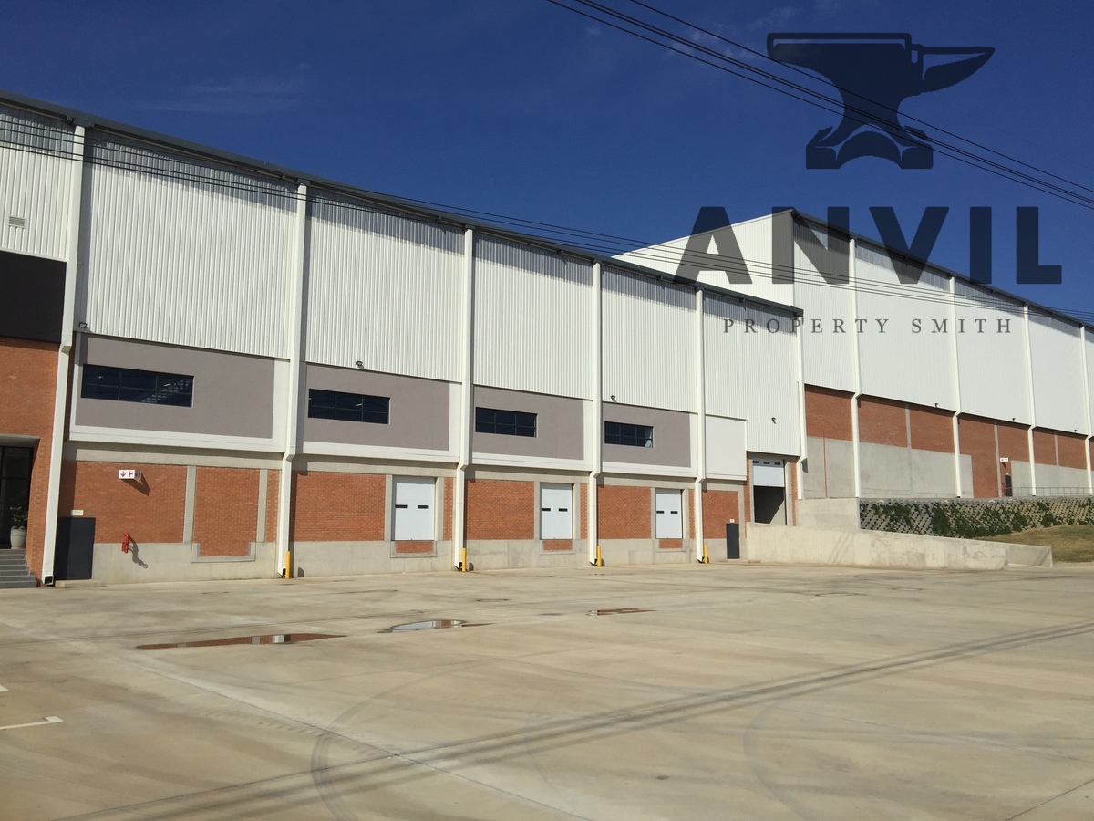 Large logistics warehouse to let in Linbro Park- Sandton