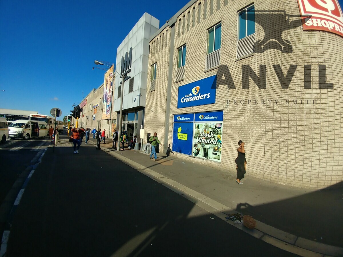 2439m2 1st Floor Office Available to rent In Middestad Mall Bellville