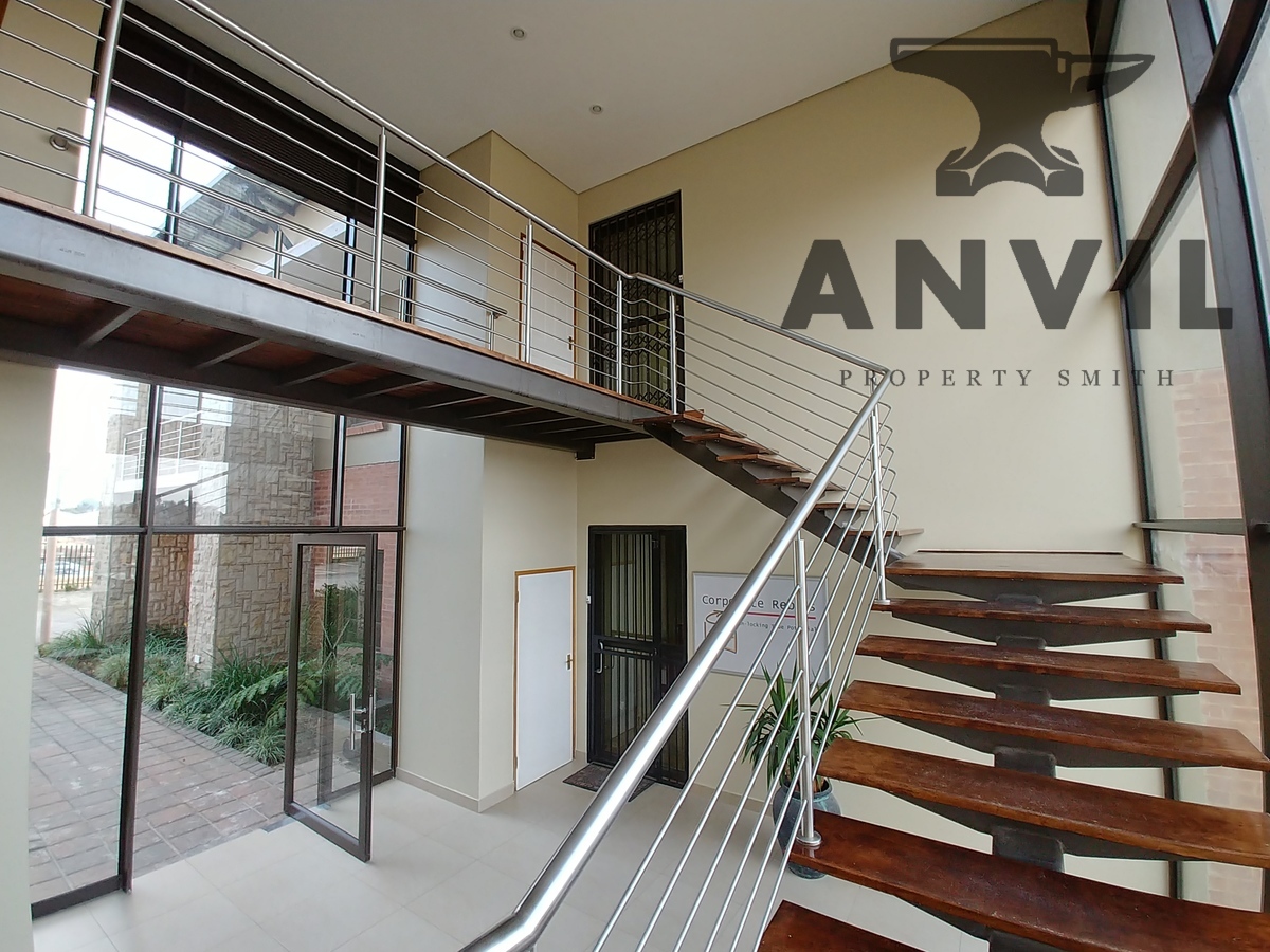 Spacious unit allowing signage onto Hendrik Potgieter rd