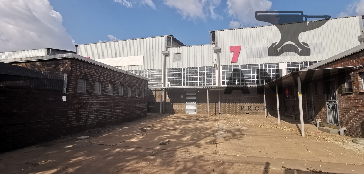 Warehouse to rent in Hermanstad