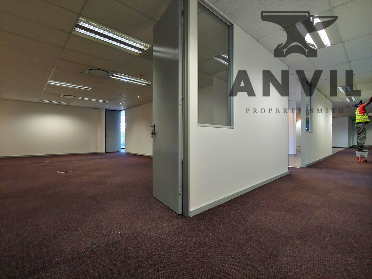Amazing 4th Floor Office To Let in Constantia Kloof with Free-way Exposure!