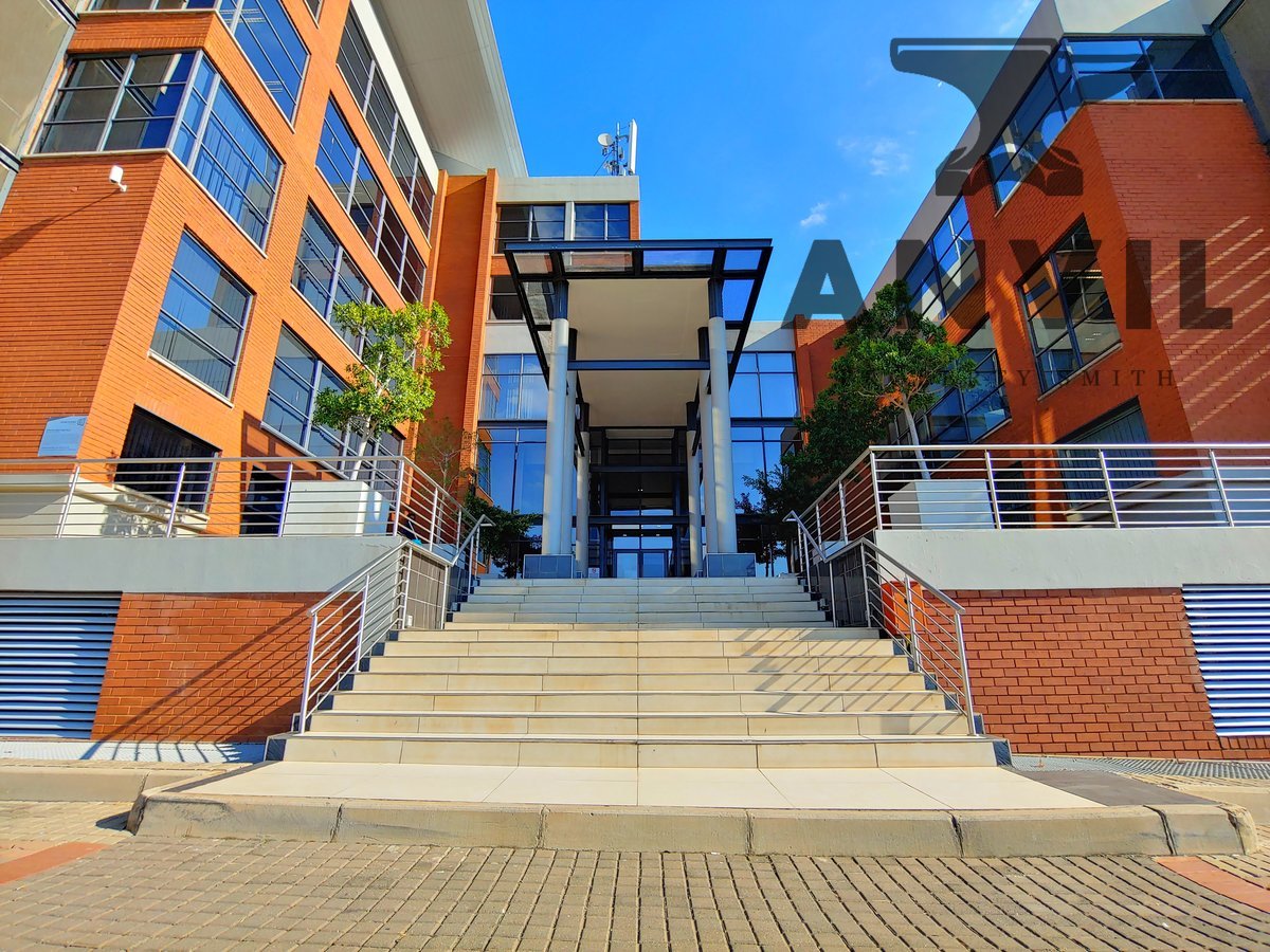 Amazing 4th Floor Office To Let in Constantia Kloof with Free-way Exposure!